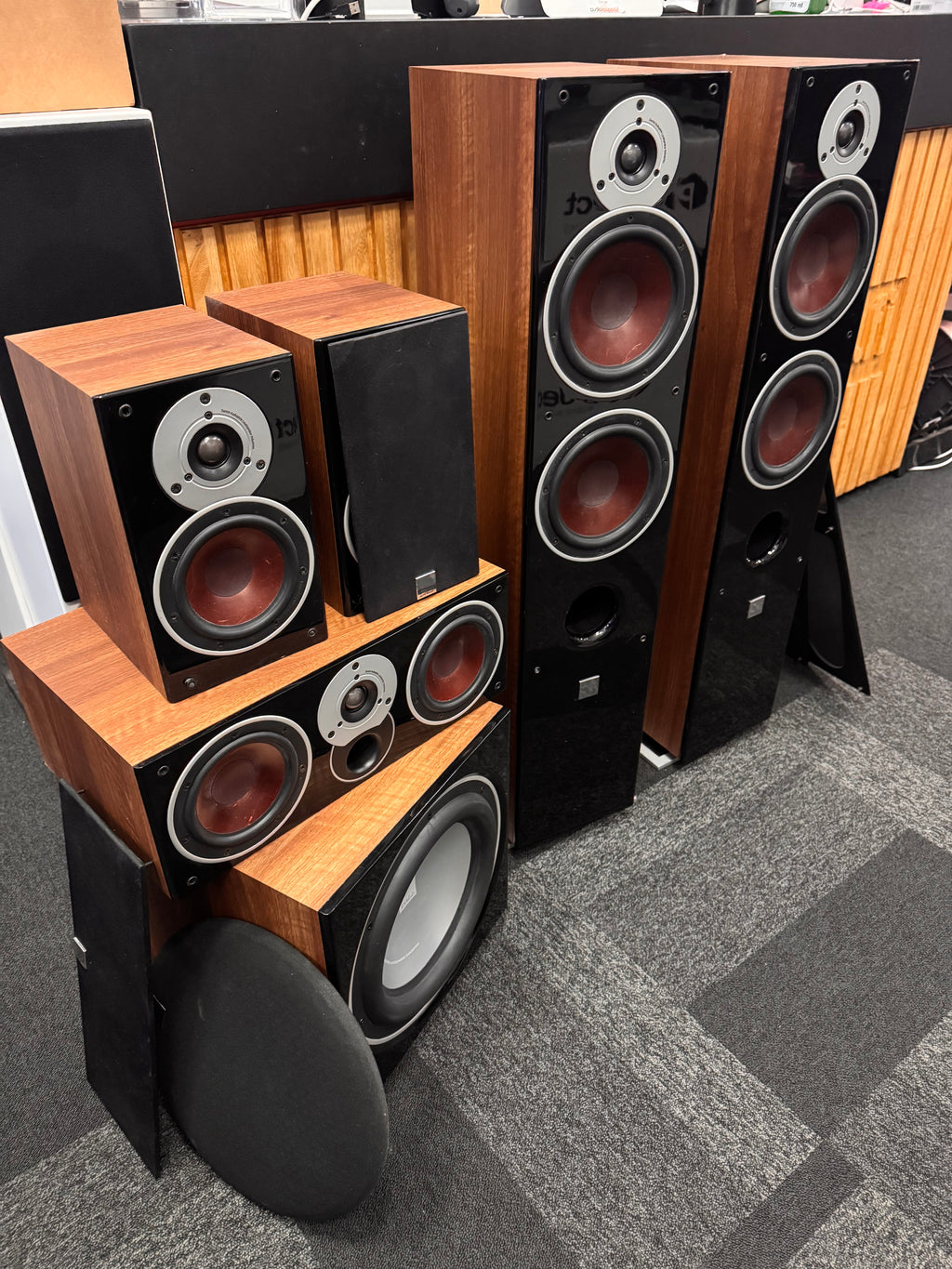 DALI Zensor 5.1 kaiutinsarja, vaihtolaite, Oulu