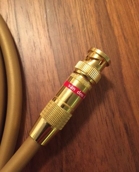 van den Hul The DIGI-COUPLER 75 ohm BNC